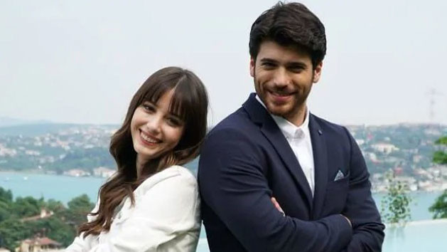 Can Yaman: tutto sulla nuova serie Mr. False. Trama, cast e dietro le ...
